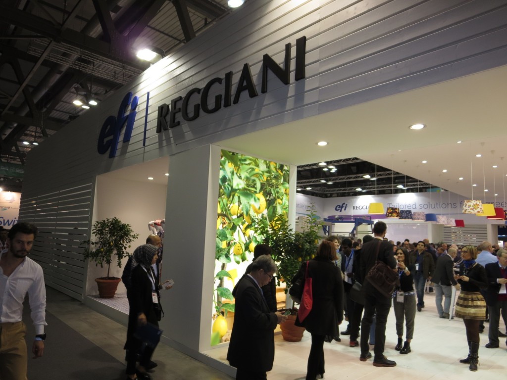 ITMA2015レポート② 大型機出展の2社 MS「LaRio」は毎分30m超でデモ efi「Reggiani」大面積プリントで力発揮 ...