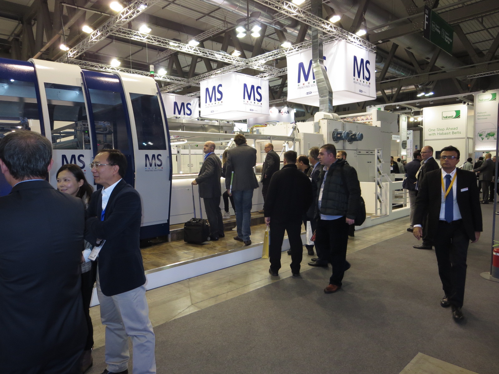 ITMA2015レポート② 大型機出展の2社 MS「LaRio」は毎分30m超でデモ efi「Reggiani」大面積プリントで力発揮 ...